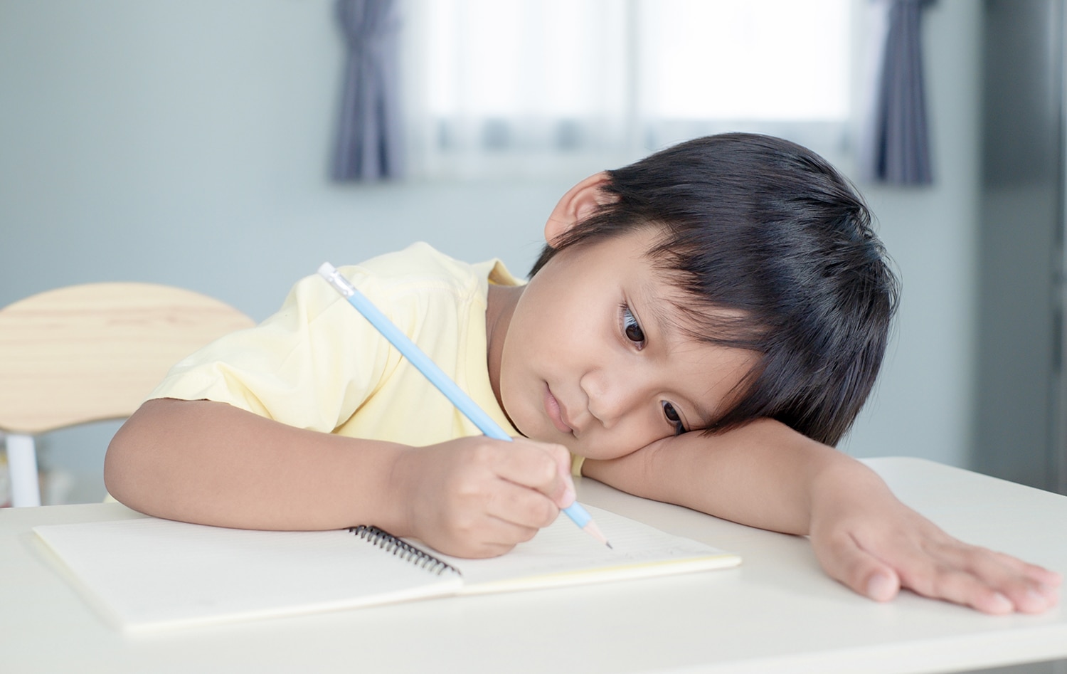 8 Cara Menghilangkan Rasa Malas Belajar dan Ngantuk pada Anak